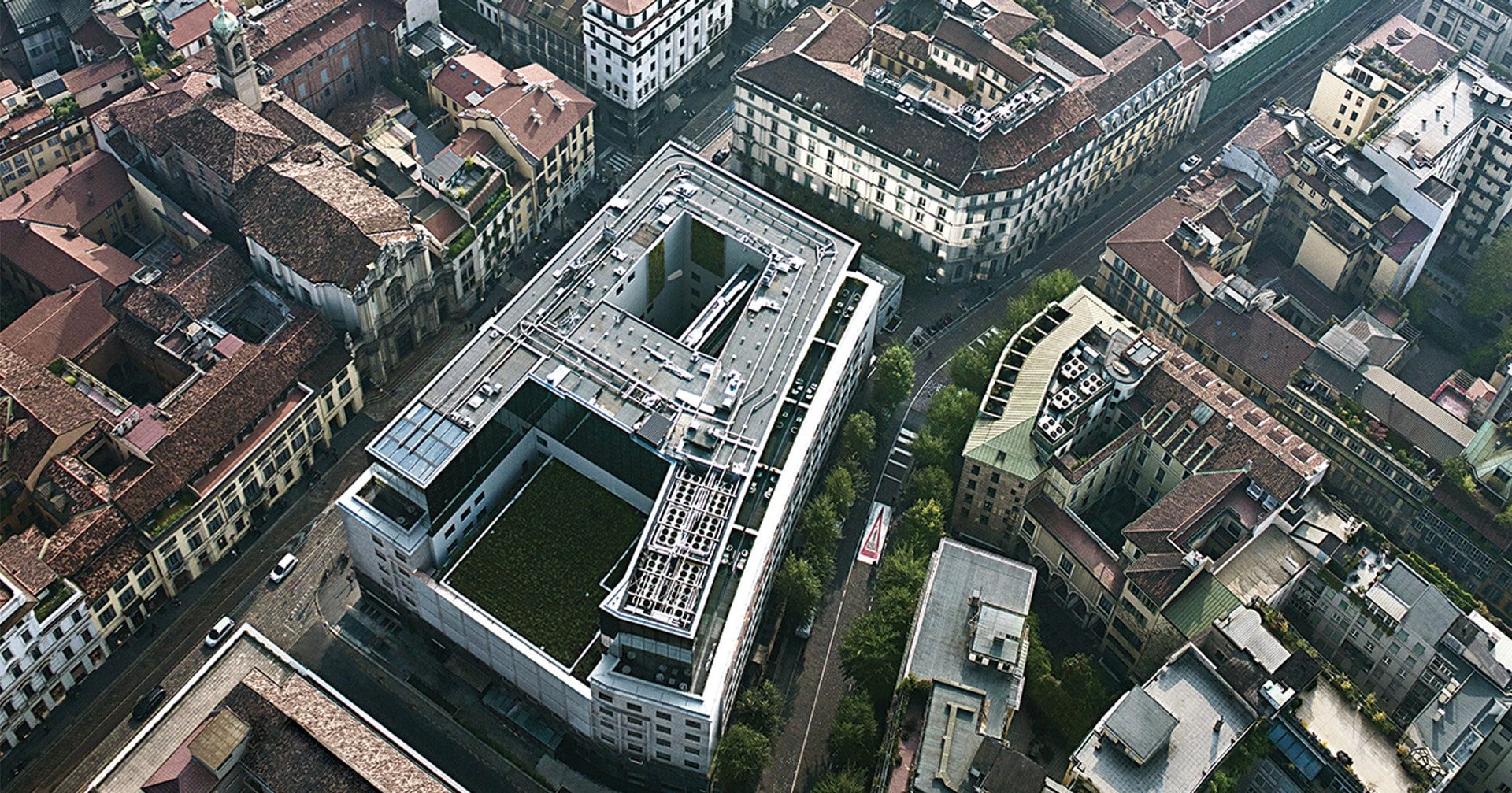 Luxury Hotel Milan city center - 5 stars Hotel - Armani Hotel Milan